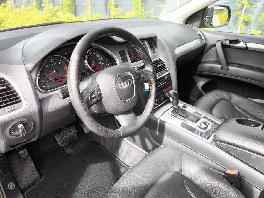 Black Audi Q7 2010 in Vilnius, with an engine capacity of 2.97 L and mileage of 267 thousand km for 9500 €, photo 12 on AUTOMOTO.COM.LV