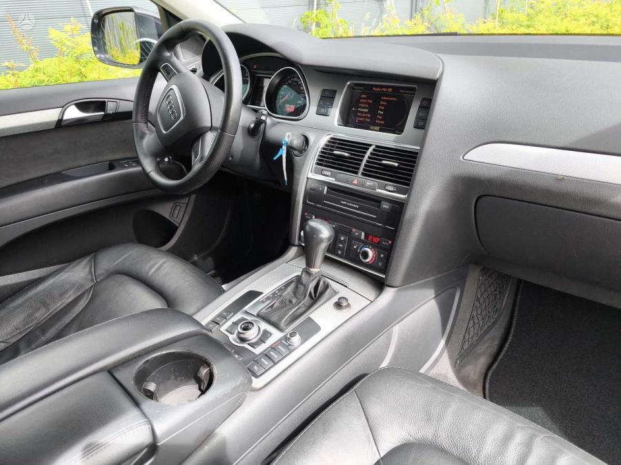 Black Audi Q7 2010 in Vilnius, with an engine capacity of 2.97 L and mileage of 267 thousand km for 9500 €, photo 14 on AUTOMOTO.COM.LV