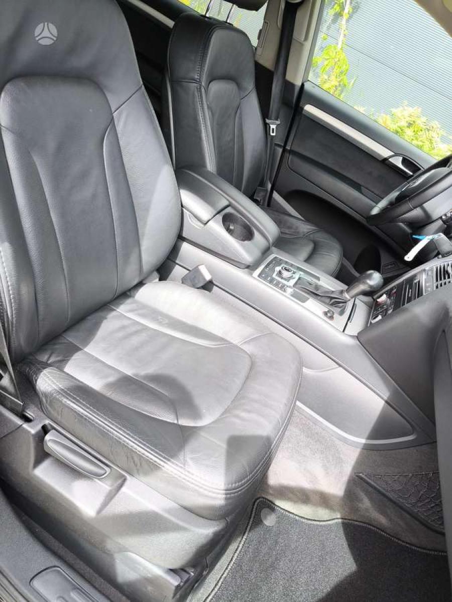 Black Audi Q7 2010 in Vilnius, with an engine capacity of 2.97 L and mileage of 267 thousand km for 9500 €, photo 16 on AUTOMOTO.COM.LV
