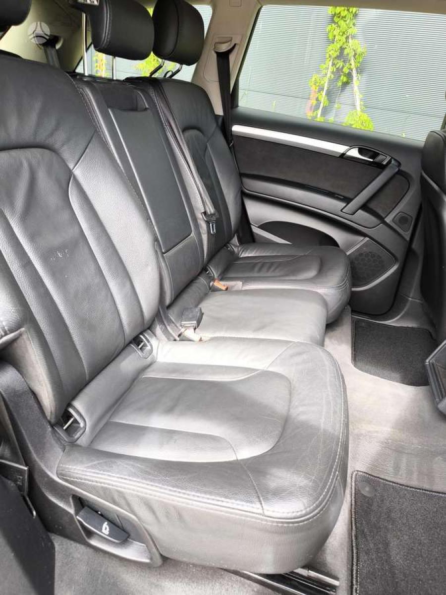 Black Audi Q7 2010 in Vilnius, with an engine capacity of 2.97 L and mileage of 267 thousand km for 9500 €, photo 17 on AUTOMOTO.COM.LV