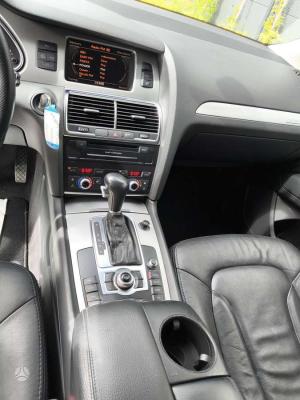 Black Audi Q7 2010 in Vilnius, with an engine capacity of 2.97 L and mileage of 267 thousand km for 9500 €, photo 20 on AUTOMOTO.COM.LV