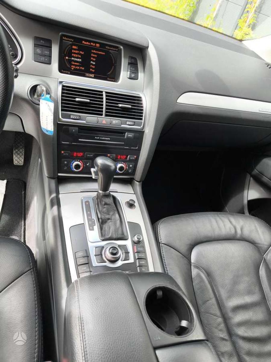Black Audi Q7 2010 in Vilnius, with an engine capacity of 2.97 L and mileage of 267 thousand km for 9500 €, photo 20 on AUTOMOTO.COM.LV
