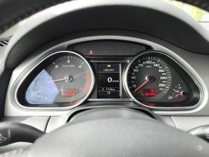 Black Audi Q7 2010 in Vilnius, with an engine capacity of 2.97 L and mileage of 267 thousand km for 9500 €, photo 23 on AUTOMOTO.COM.LV