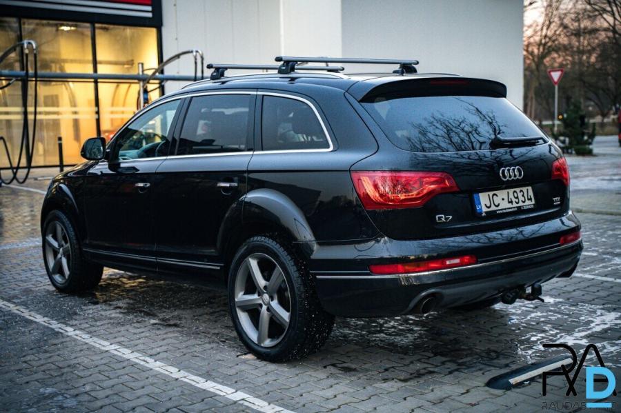 Black Audi Q7 2011 in Riga, with an engine capacity of 3.00 L and mileage of 362 thousand km for 9990 €, photo 2 on AUTOMOTO.COM.LV