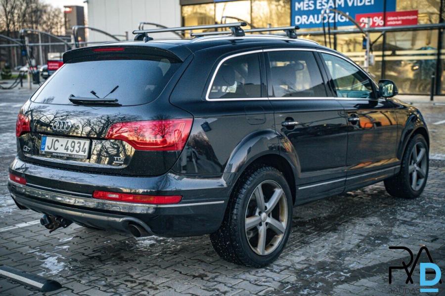 Black Audi Q7 2011 in Riga, with an engine capacity of 3.00 L and mileage of 362 thousand km for 9990 €, photo 4 on AUTOMOTO.COM.LV