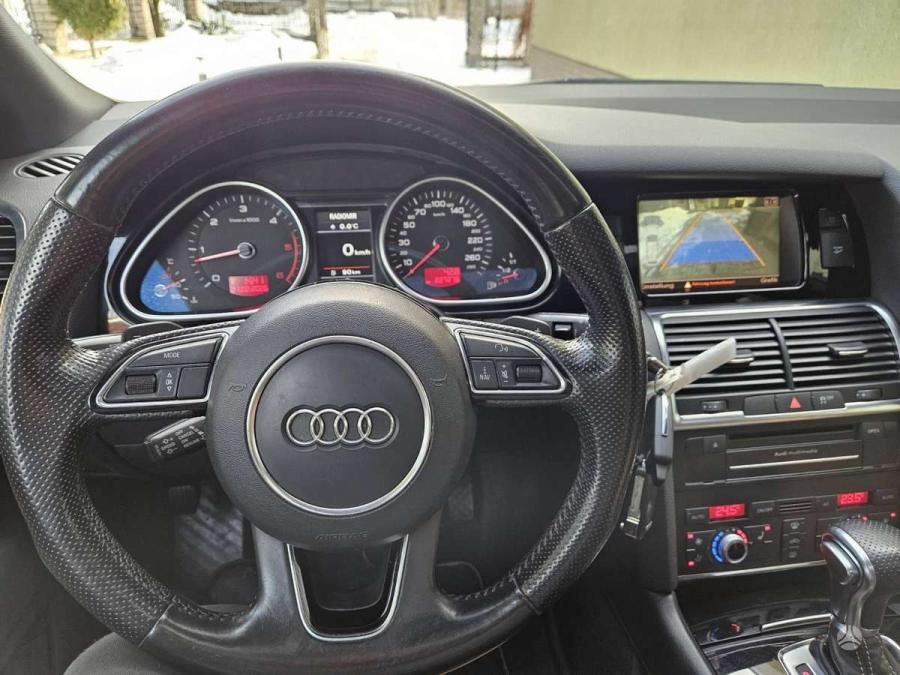 Black Audi Q7 2011 in Vilnius, with an engine capacity of 4.13 L and mileage of 227 thousand km for 12999 €, photo 38 on AUTOMOTO.COM.LV