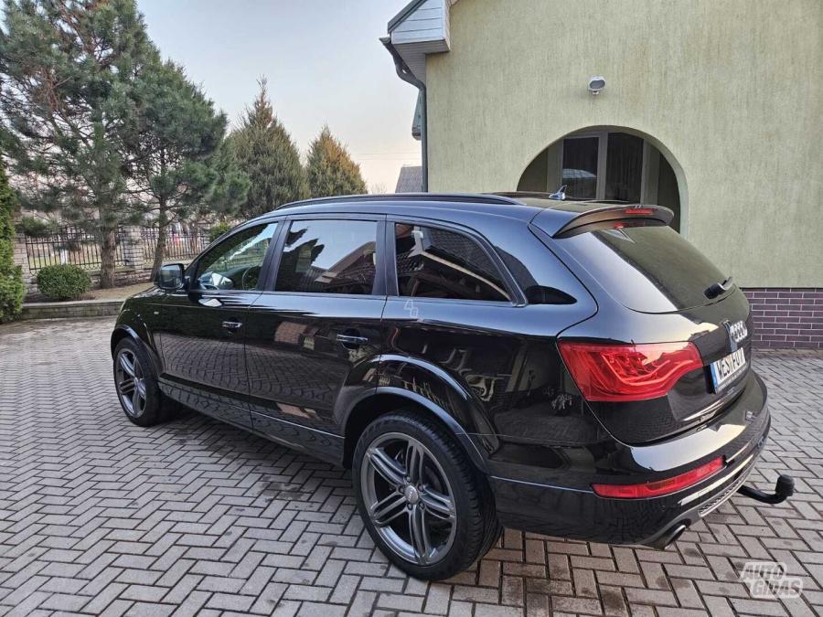 Black Audi Q7 2011 in Vilnius, with an engine capacity of 4.20 L and mileage of 227 thousand km for 12450 €, photo 4 on AUTOMOTO.COM.LV