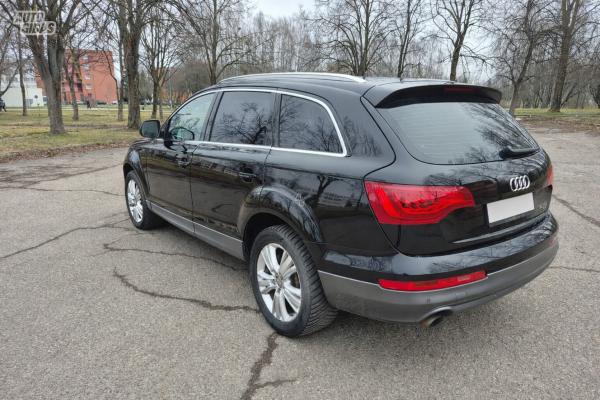 Black Audi Q7 2011 in Klaipeda, with an engine capacity of 3.00 L and mileage of 368 thousand km for 11000 €, photo 3 on AUTOMOTO.COM.LV