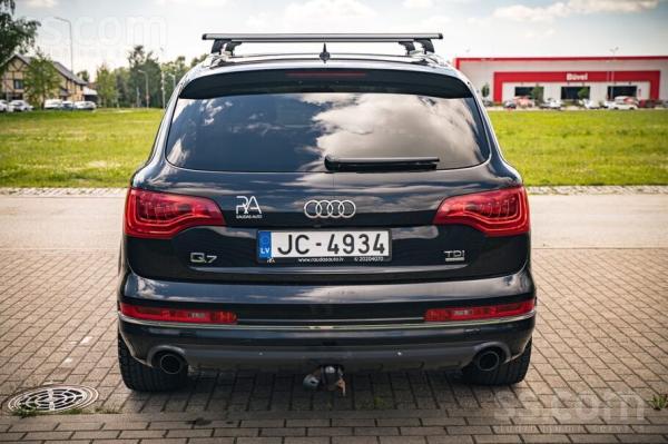 Black Audi Q7 2011 in Riga, with an engine capacity of 3.00 L and mileage of 0 thousand km for 7990 €, photo 5 on AUTOMOTO.COM.LV
