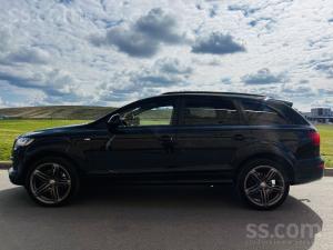 Black Audi Q7 2011 in Riga, with an engine capacity of 3.00 L and mileage of 273 thousand km for 10900 €, photo 4 on AUTOMOTO.COM.LV