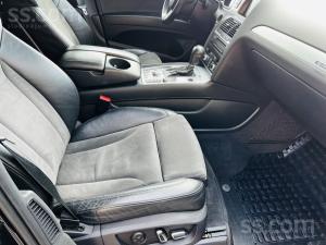 Black Audi Q7 2011 in Riga, with an engine capacity of 3.00 L and mileage of 273 thousand km for 10900 €, photo 10 on AUTOMOTO.COM.LV