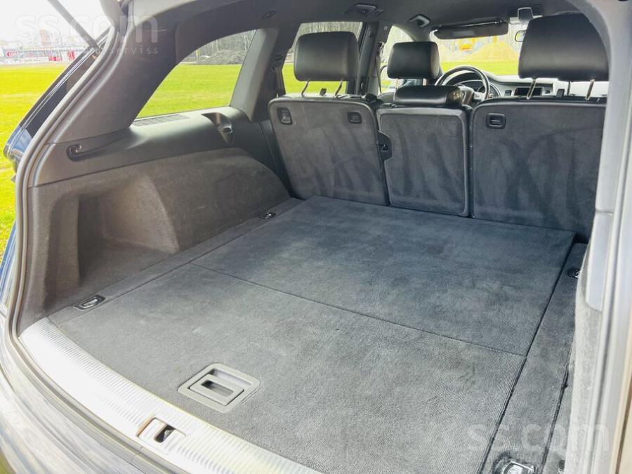 Black Audi Q7 2011 in Riga, with an engine capacity of 3.00 L and mileage of 273 thousand km for 10900 €, photo 13 on AUTOMOTO.COM.LV