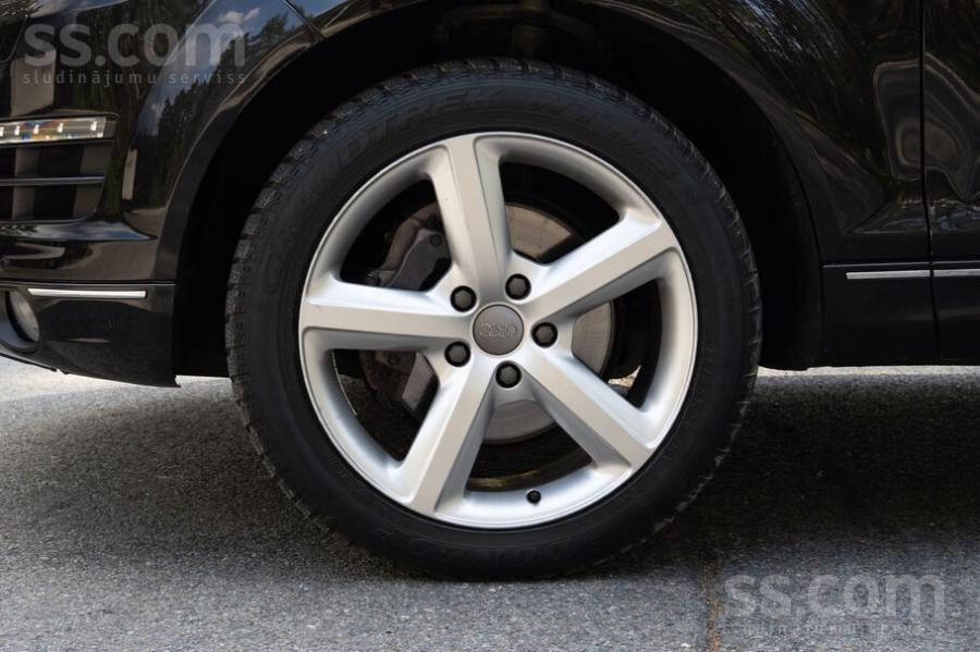 Black Audi Q7 2011 in Riga, with an engine capacity of 3.00 L and mileage of 213 thousand km for 12900 €, photo 24 on AUTOMOTO.COM.LV