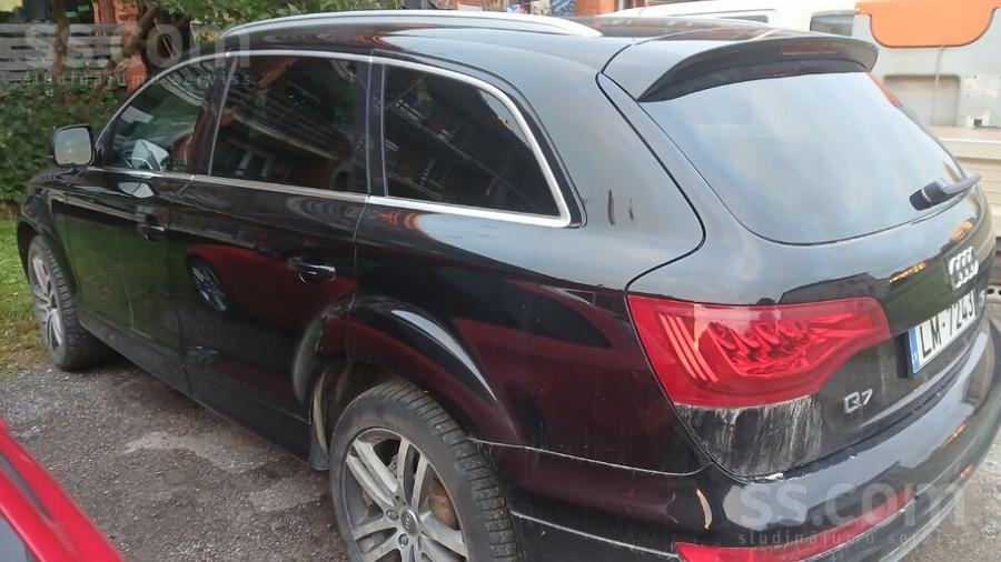 Black Audi Q7 2011 in Kuldiga, with an engine capacity of 3.00 L and mileage of 221 thousand km for 9000 €, photo 3 on AUTOMOTO.COM.LV