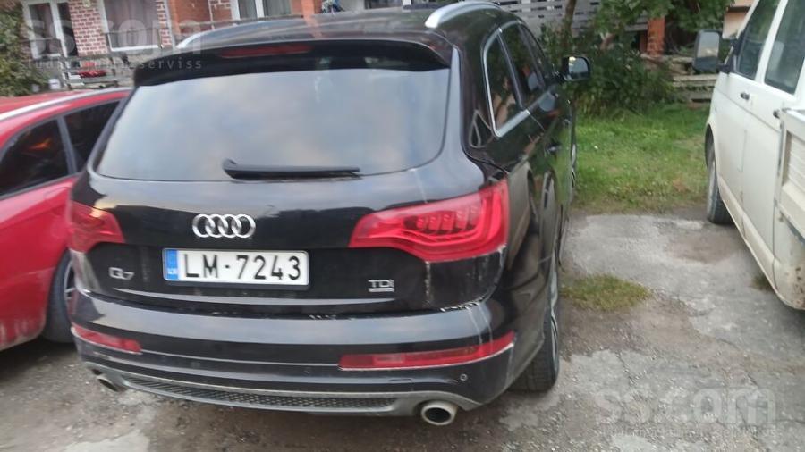 Black Audi Q7 2011 in Kuldiga, with an engine capacity of 3.00 L and mileage of 221 thousand km for 9000 €, photo 4 on AUTOMOTO.COM.LV