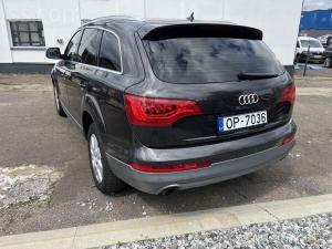 Black Audi Q7 2011 in Riga, with an engine capacity of 3.00 L and mileage of 353 thousand km for 9299 €, photo 5 on AUTOMOTO.COM.LV
