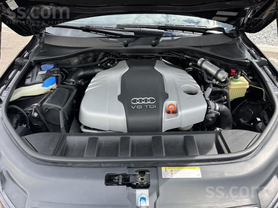 Black Audi Q7 2011 in Riga, with an engine capacity of 3.00 L and mileage of 353 thousand km for 9299 €, photo 8 on AUTOMOTO.COM.LV