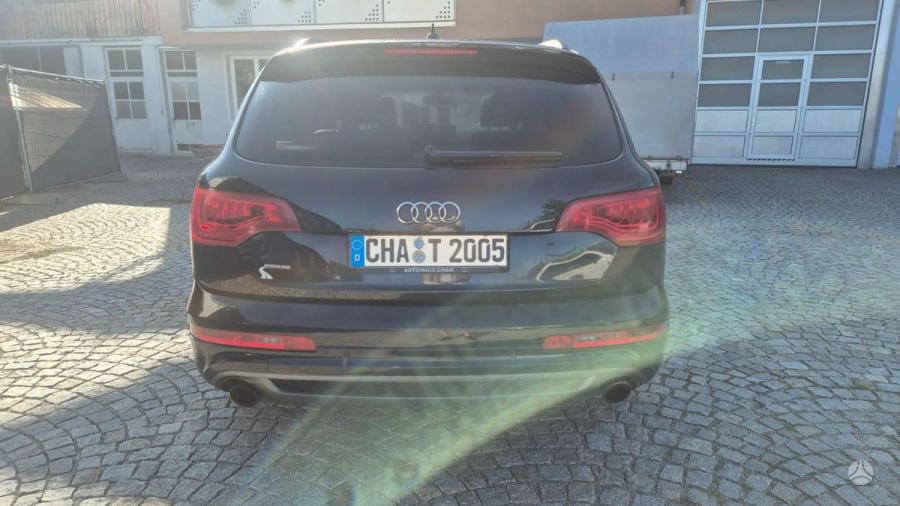 Black Audi Q7 2011 in Rokiskis, with an engine capacity of 4.13 L and mileage of 261 thousand km for 8500 €, photo 7 on AUTOMOTO.COM.LV
