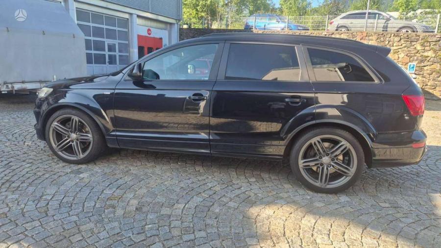 Black Audi Q7 2011 in Rokiskis, with an engine capacity of 4.13 L and mileage of 261 thousand km for 8500 €, photo 9 on AUTOMOTO.COM.LV