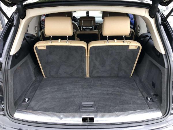 Melns Audi Q7 2011 Klaipėda, ar dzinēja tilpumu 2.97 L un nobraukumu 286 tūkst. km par 9900 €, foto 6 vietnē AUTOMOTO.COM.LV