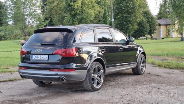Black Audi Q7 2011 in Ogre, with an engine capacity of 3.00 L and mileage of 245 thousand km for 13200 €, photo 2 on AUTOMOTO.COM.LV