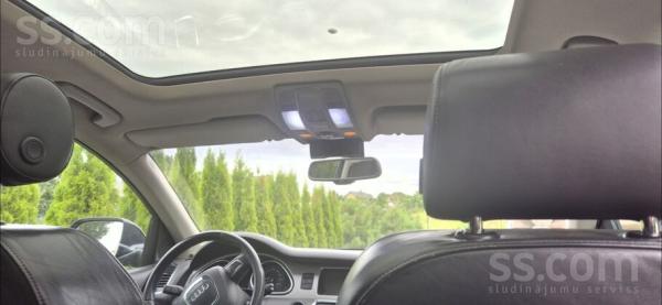 Black Audi Q7 2011 in Riga, with an engine capacity of 3.00 L and mileage of 360 thousand km for 11800 €, photo 9 on AUTOMOTO.COM.LV
