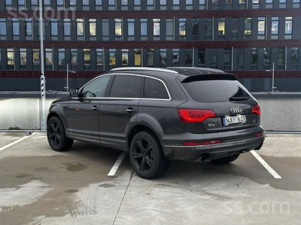 Ауди Ку 7 2011 в Рига на AUTOMOTO.COM.LV Черный Ауди Ку 7 2011 в Рига, объемом двигателя 3.00 л и пробегом 316 тыс. км за 9000 €, фото 4 на AUTOMOTO.COM.LV
