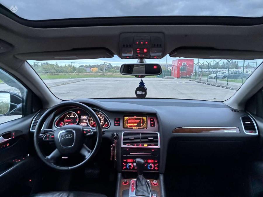 Black Audi Q7 2011 in Telschi, with an engine capacity of 2.97 L and mileage of 280 thousand km for 6550 €, photo 13 on AUTOMOTO.COM.LV