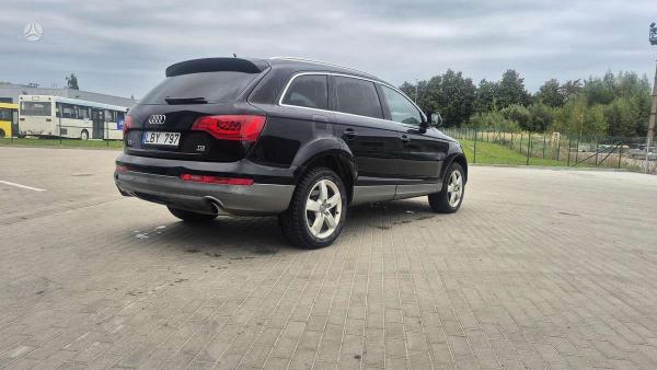 Audi Q7 2011 Šilutė vietnē Melns Audi Q7 2011 Šilutė, ar dzinēja tilpumu 2.97 L un nobraukumu 315 tūkst. km par 6999 €, foto 6 vietnē AUTOMOTO.COM.LV