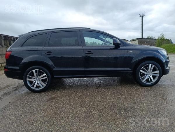 Audi Q7 2011 in Saldus on AUTOMOTO.COM.LV Black Audi Q7 2011 in Saldus, with an engine capacity of 3.00 L and mileage of 258 thousand km for 8500 €, photo 6 on AUTOMOTO.COM.LV