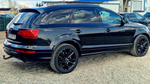 Black Audi Q7 2012 in Kretinga, with an engine capacity of 3.00 L and mileage of 337 thousand km for 9499 €, photo 5 on AUTOMOTO.COM.LV