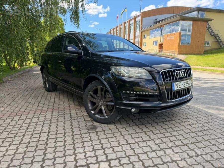 Black Audi Q7 2012 in Riga, with an engine capacity of 3.00 L and mileage of 276 thousand km for 10999 €, photo 3 on AUTOMOTO.COM.LV