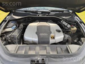 Black Audi Q7 2012 in Riga, with an engine capacity of 3.00 L and mileage of 276 thousand km for 10999 €, photo 7 on AUTOMOTO.COM.LV