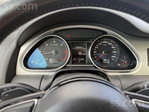 Black Audi Q7 2012 in Riga, with an engine capacity of 3.00 L and mileage of 276 thousand km for 10999 €, photo 8 on AUTOMOTO.COM.LV