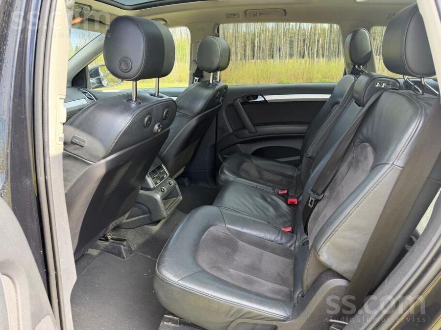 Black Audi Q7 2012 in Riga, with an engine capacity of 3.00 L and mileage of 276 thousand km for 10999 €, photo 11 on AUTOMOTO.COM.LV