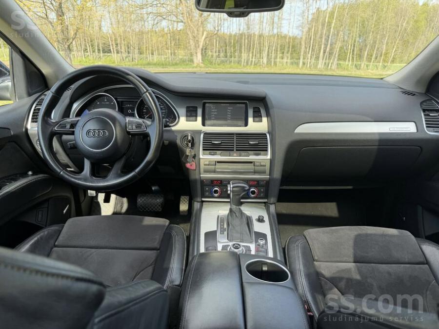 Black Audi Q7 2012 in Riga, with an engine capacity of 3.00 L and mileage of 276 thousand km for 10999 €, photo 12 on AUTOMOTO.COM.LV