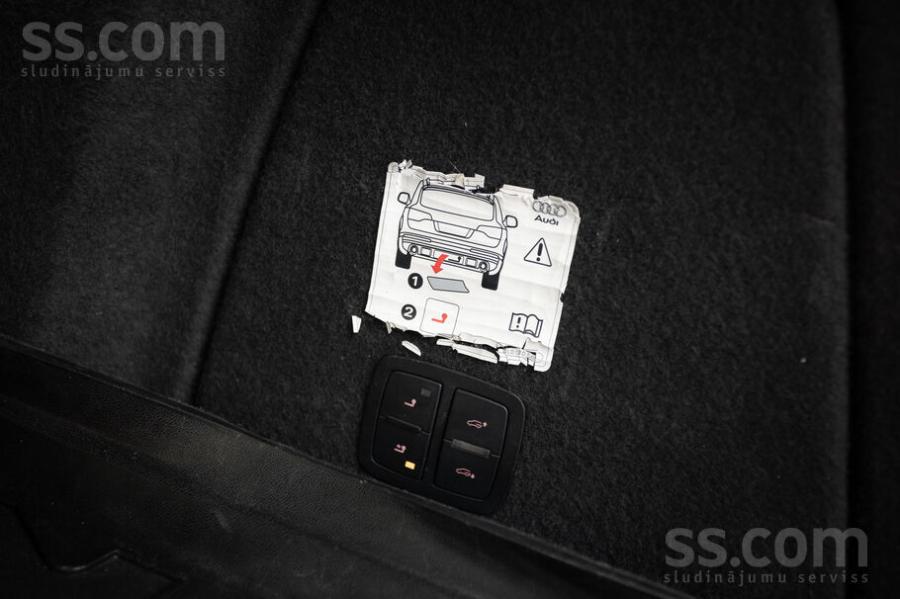 Black Audi Q7 2012 in Jelgava, with an engine capacity of 3.00 L and mileage of 217 thousand km for 14999 €, photo 17 on AUTOMOTO.COM.LV