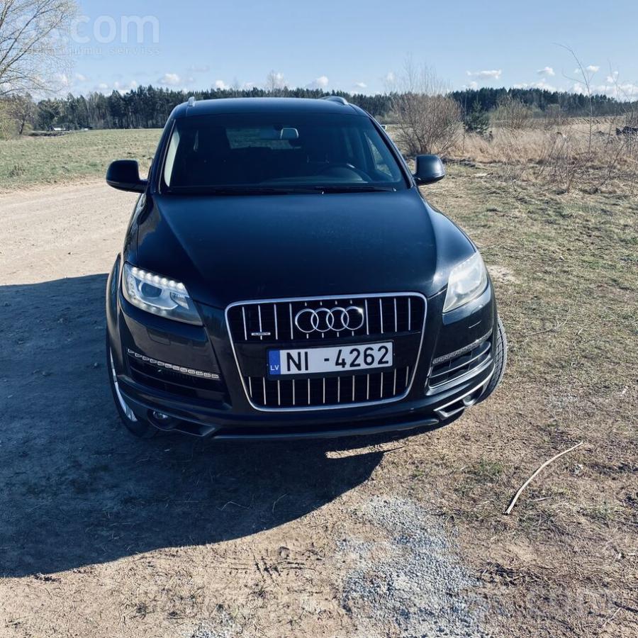 Black Audi Q7 2012 in Riga, with an engine capacity of 3.00 L and mileage of 287 thousand km for 7900 €, photo 1 on AUTOMOTO.COM.LV