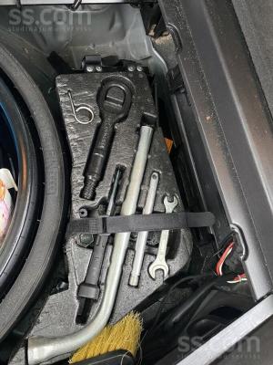 Black Audi Q7 2012 in Riga, with an engine capacity of 3.00 L and mileage of 287 thousand km for 7900 €, photo 10 on AUTOMOTO.COM.LV
