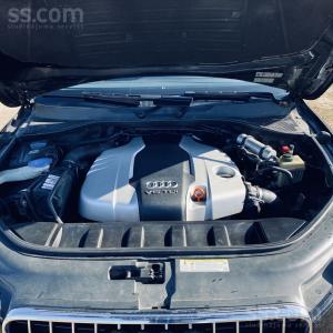 Black Audi Q7 2012 in Riga, with an engine capacity of 3.00 L and mileage of 287 thousand km for 7900 €, photo 11 on AUTOMOTO.COM.LV