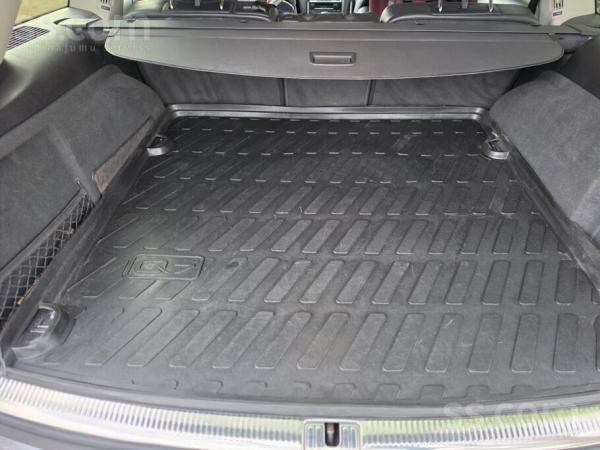 Black Audi Q7 2012 in Tukums, with an engine capacity of 3.00 L and mileage of 211 thousand km for 12500 €, photo 9 on AUTOMOTO.COM.LV