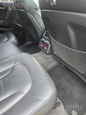 Black Audi Q7 2012 in Bauska, with an engine capacity of 4.20 L and mileage of 287 thousand km for 15500 €, photo 10 on AUTOMOTO.COM.LV