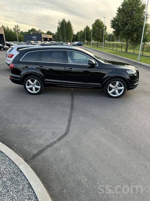 Black Audi Q7 2012 in Jelgava, with an engine capacity of 3.00 L and mileage of 370 thousand km for 9988 €, photo 4 on AUTOMOTO.COM.LV