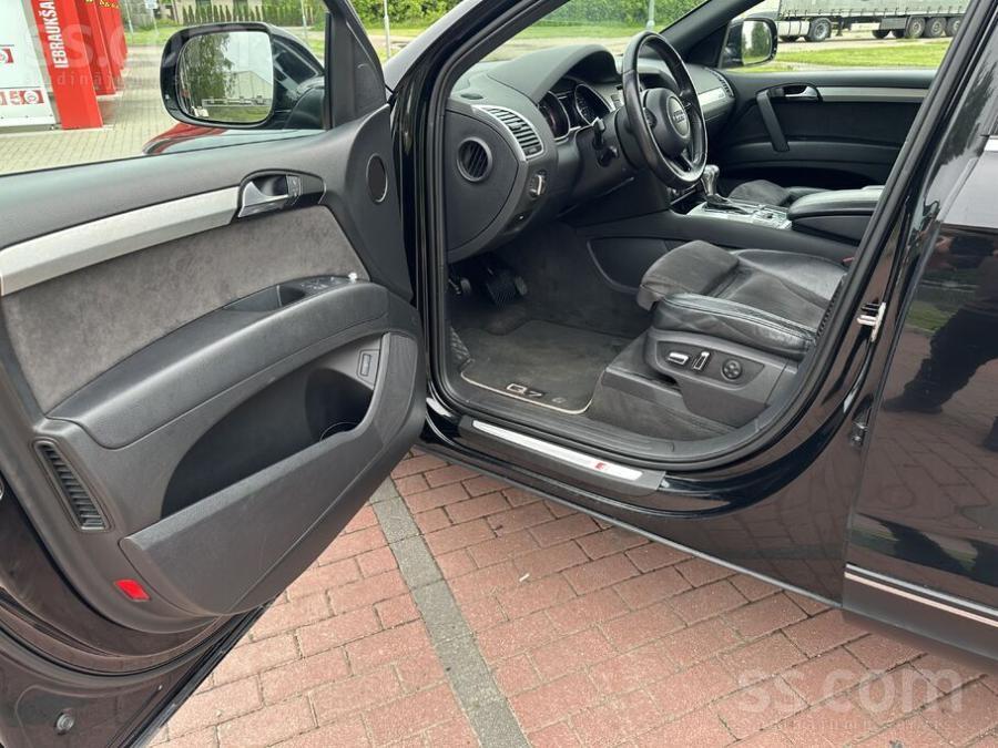 Melns Audi Q7 2012 Jelgava, ar dzinēja tilpumu 3.00 L un nobraukumu 370 tūkst. km par 9988 €, foto 17 vietnē AUTOMOTO.COM.LV