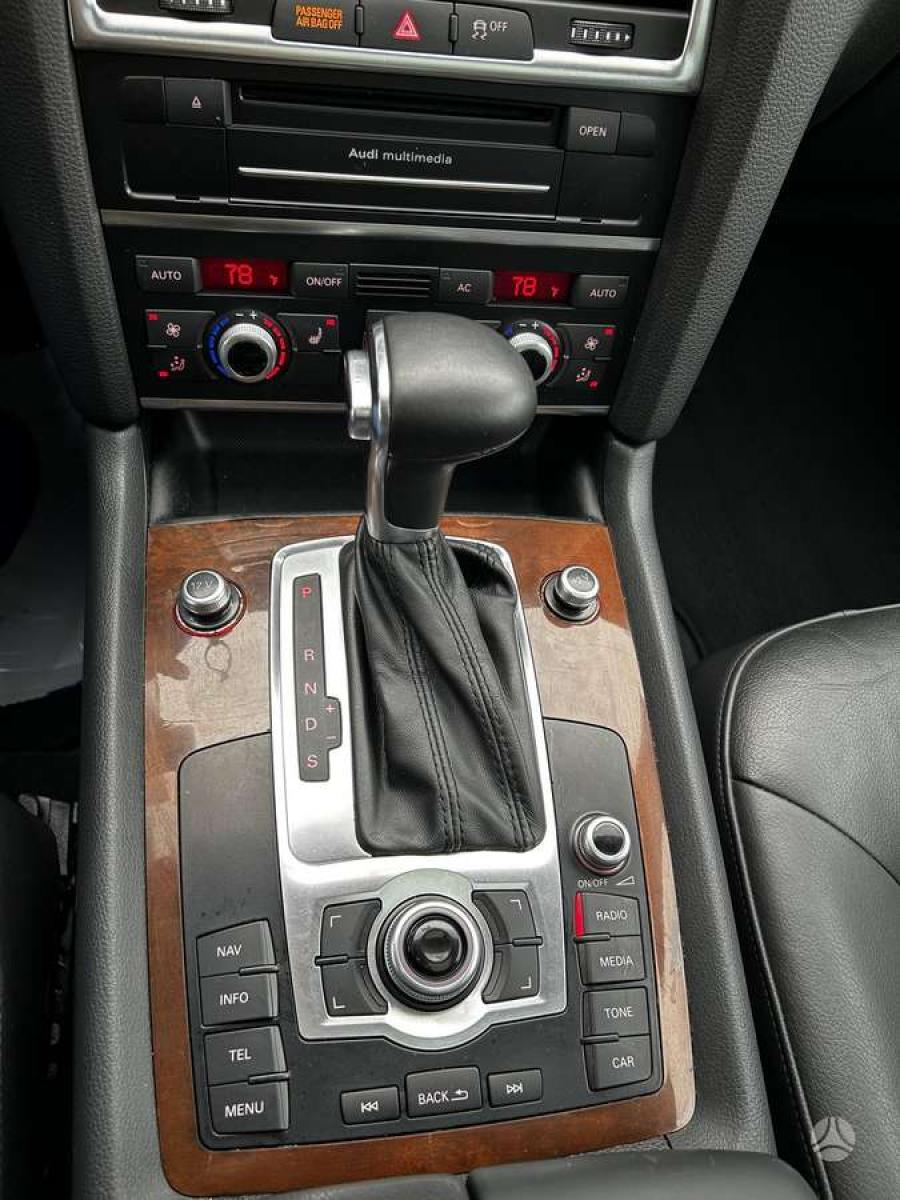 Melns Audi Q7 2012 Viļņa, ar dzinēja tilpumu 2.97 L un nobraukumu 301 tūkst. km par 10790 €, foto 16 vietnē AUTOMOTO.COM.LV