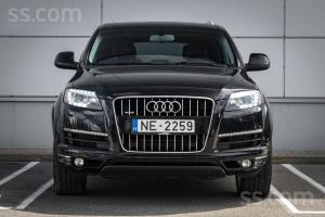 Black Audi Q7 2012 in Riga, with an engine capacity of 3.00 L and mileage of 277 thousand km for 11990 €, photo 3 on AUTOMOTO.COM.LV