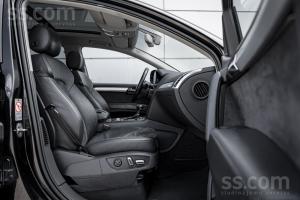 Black Audi Q7 2012 in Riga, with an engine capacity of 3.00 L and mileage of 277 thousand km for 11990 €, photo 11 on AUTOMOTO.COM.LV