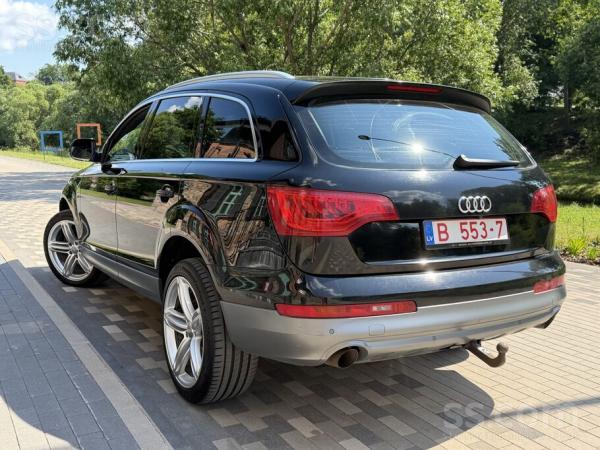 Black Audi Q7 2012 in Rezekne, with an engine capacity of 3.00 L and mileage of 272 thousand km for 10990 €, photo 4 on AUTOMOTO.COM.LV