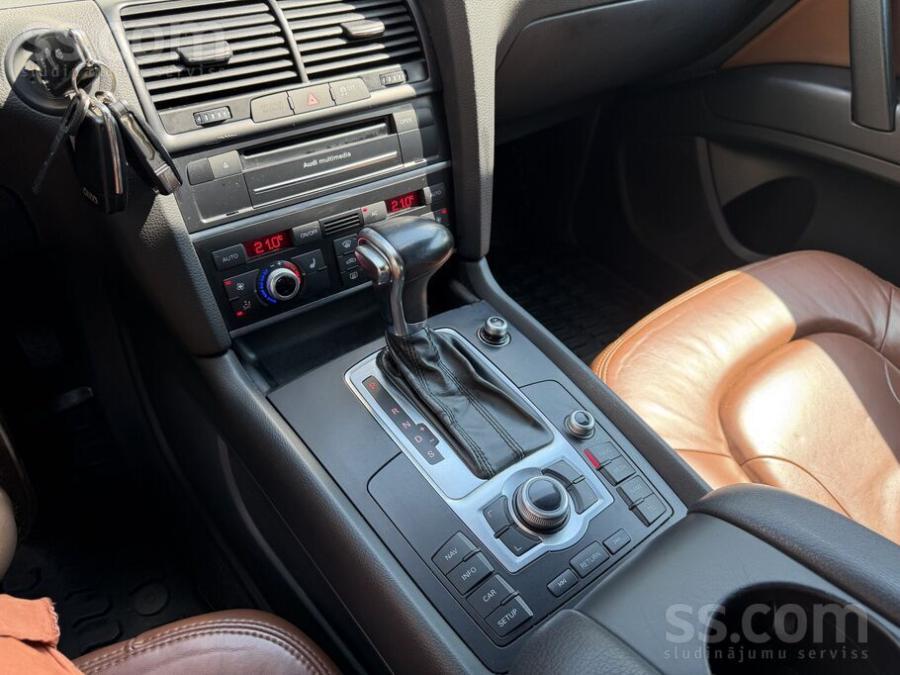 Melns Audi Q7 2012 Rēzekne, ar dzinēja tilpumu 3.00 L un nobraukumu 272 tūkst. km par 10990 €, foto 14 vietnē AUTOMOTO.COM.LV
