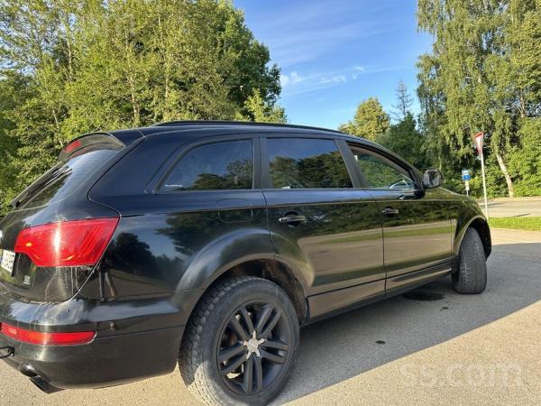 Black Audi Q7 2012 in Ogre, with an engine capacity of 3.00 L and mileage of 290 thousand km for 9500 €, photo 4 on AUTOMOTO.COM.LV